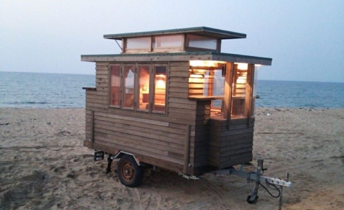 Baske-T Tiny House is a Cozy Timber Retreat