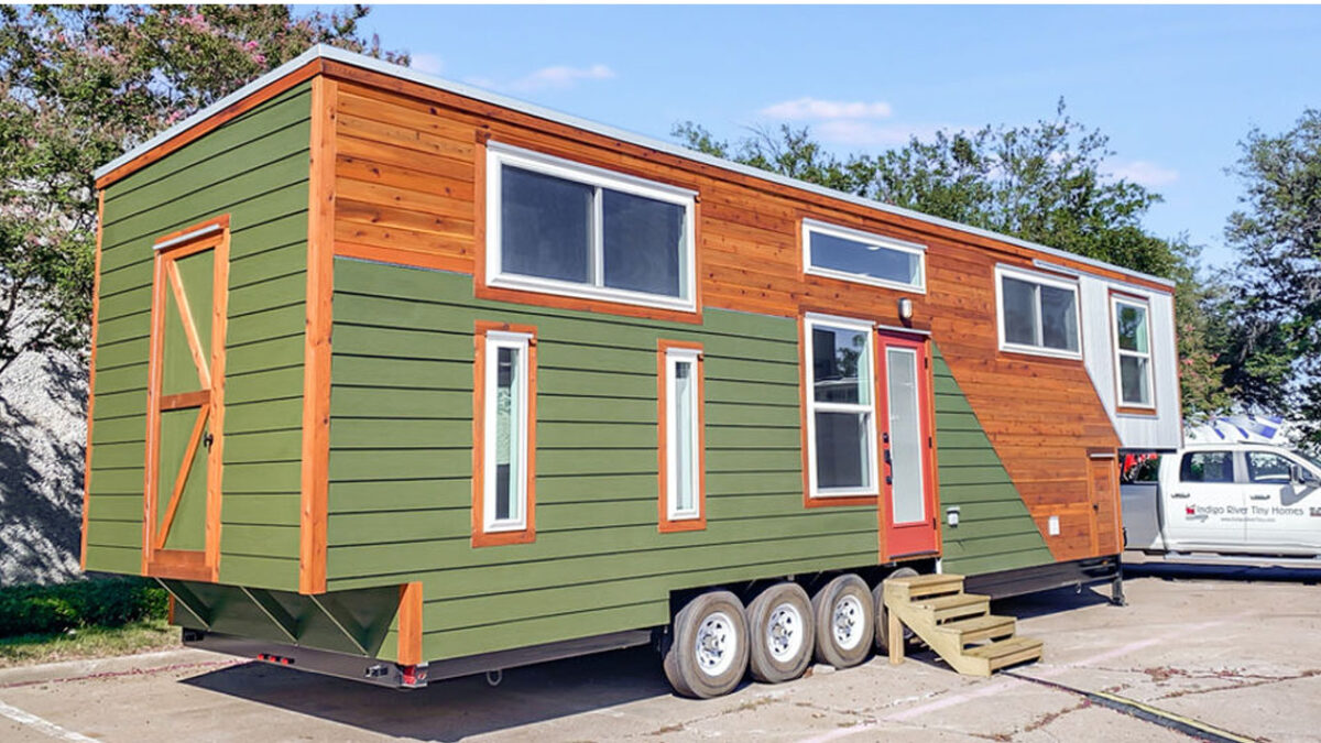 39ft Fite Tiny House Takes Care of Privacy for Group Living