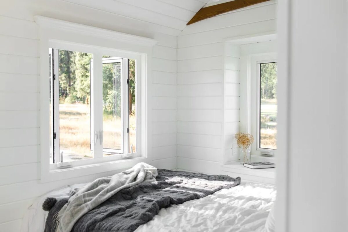 30ft Sitka Tiny House Has Lower Level Bedroom and Bathtub