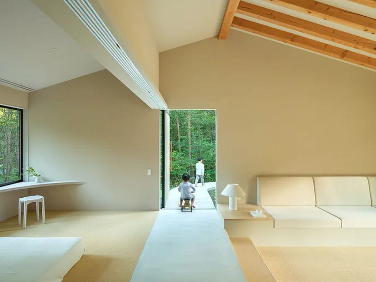 Weekend House in Japan Features Corridor Extending Into Woods