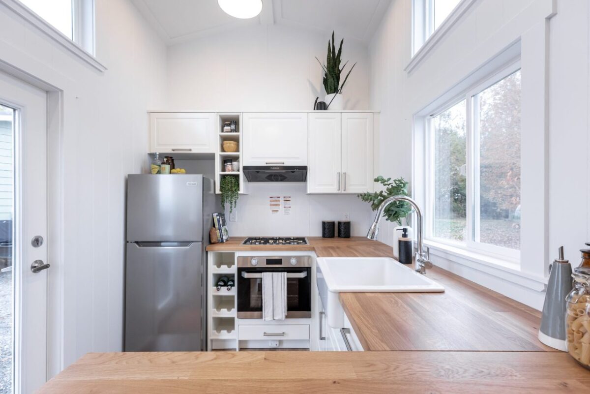 Everest Gooseneck Tiny House Layout Includes U-Shaped Kitchen