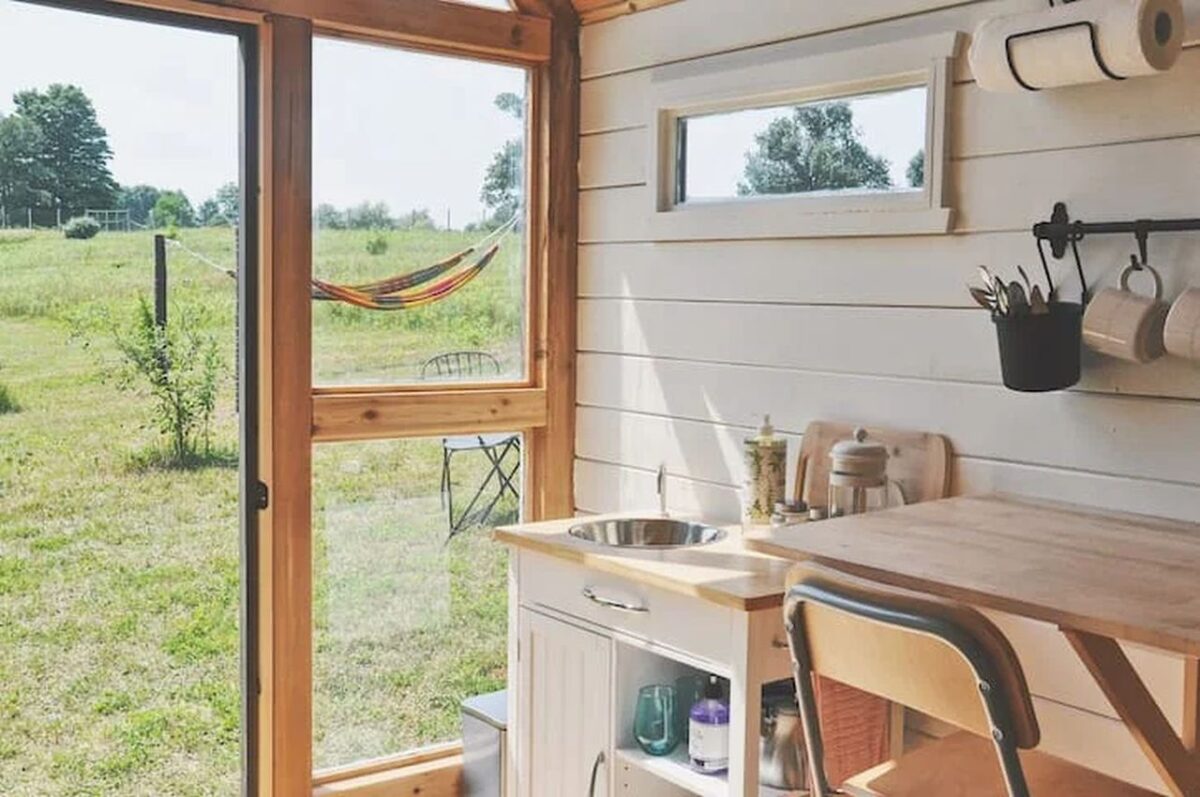 Light-Filled Meadowlark Hut Tiny House Offers Farmhouse Living