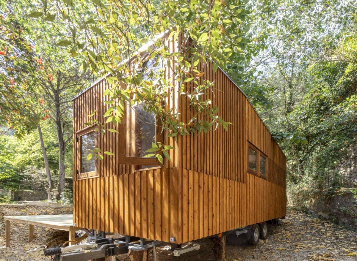 Meco Tiny House has Open-Floor Bedroom, Off-Grid Capabilities