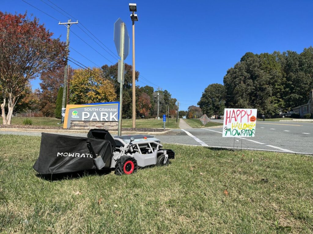 Mowrator S1 is First Battery Powered, Robotic Lawn Mower