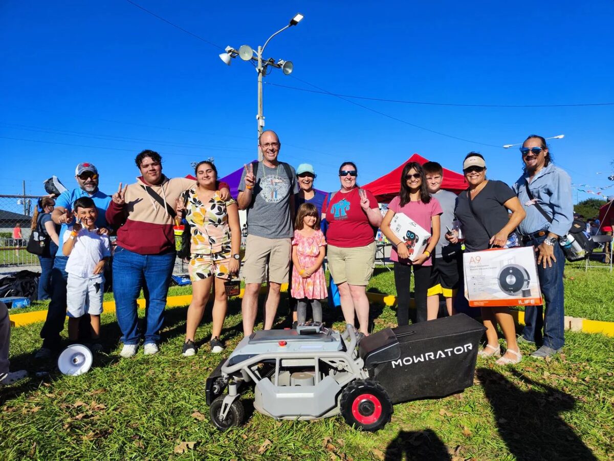 Mowrator S1 is First Battery Powered, Robotic Lawn Mower