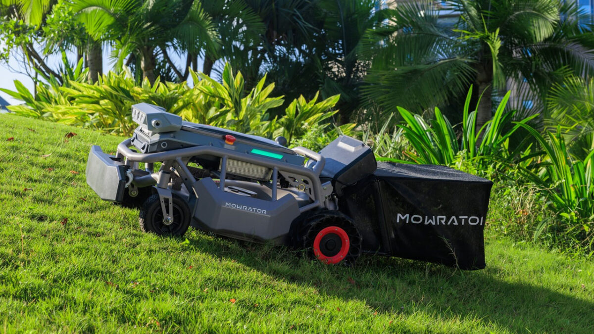 Mowrator S1 is First Battery Powered, Robotic Lawn Mower
