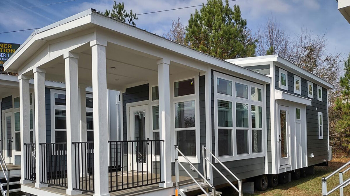 Sedona Tiny House Features Covered Front Porch, Sleeps Six