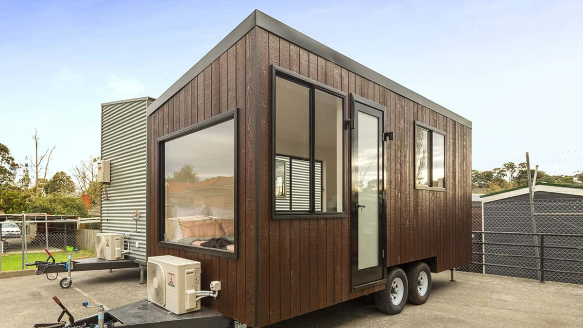 Sunset Tiny House Flaunts big Windows, Open-Floor Layout