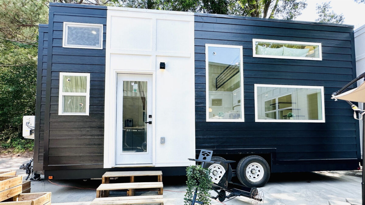 $75K Vista Tiny House Offers Twin Lofts in Elfin 24ft Interior