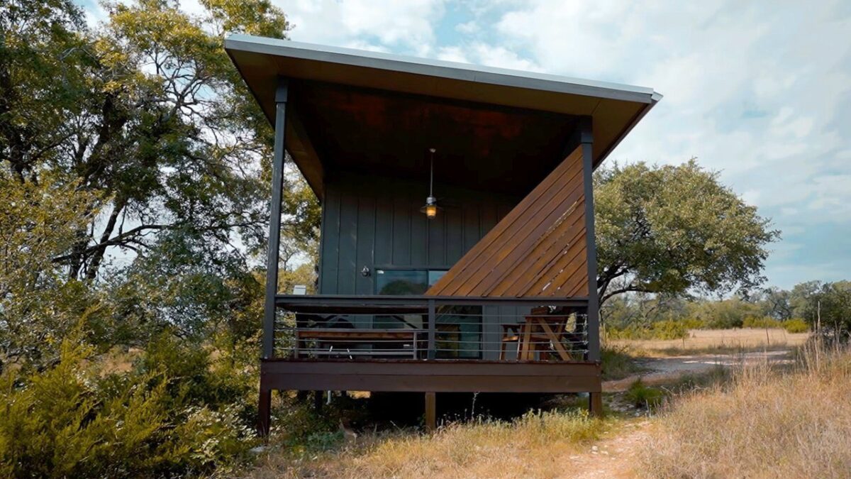 Modern Hill Country Tiny House Sleeps Five in Luxurious Layout
