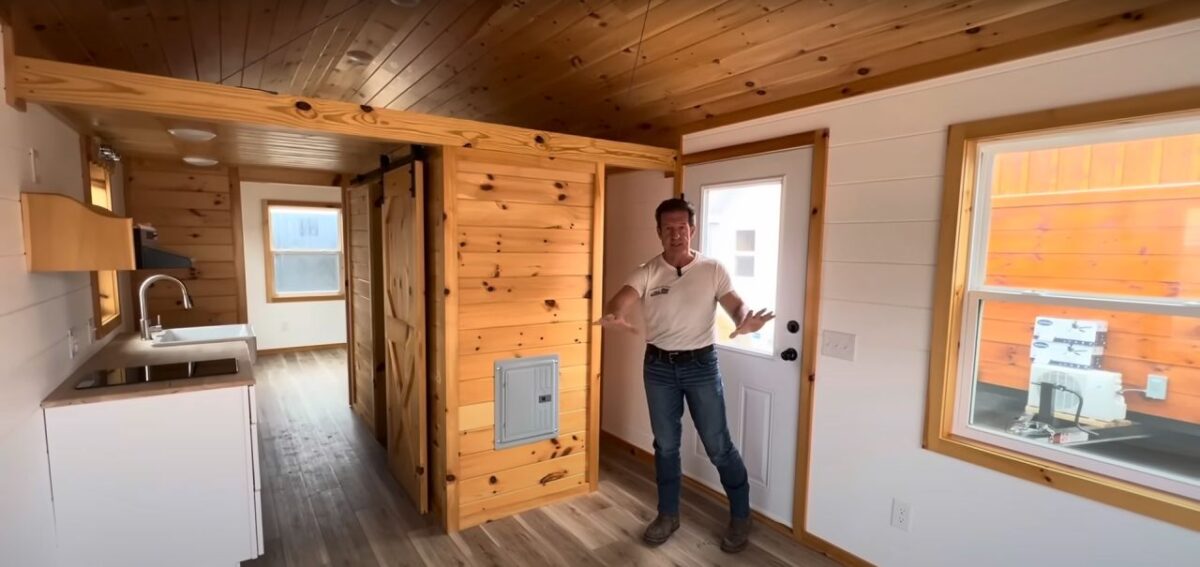Single-Floor Charleston Tiny House Partitions Living Spaces With ...