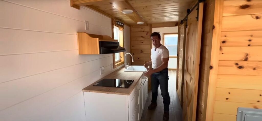 Single-Floor Charleston Tiny House Partitions Living Spaces With ...