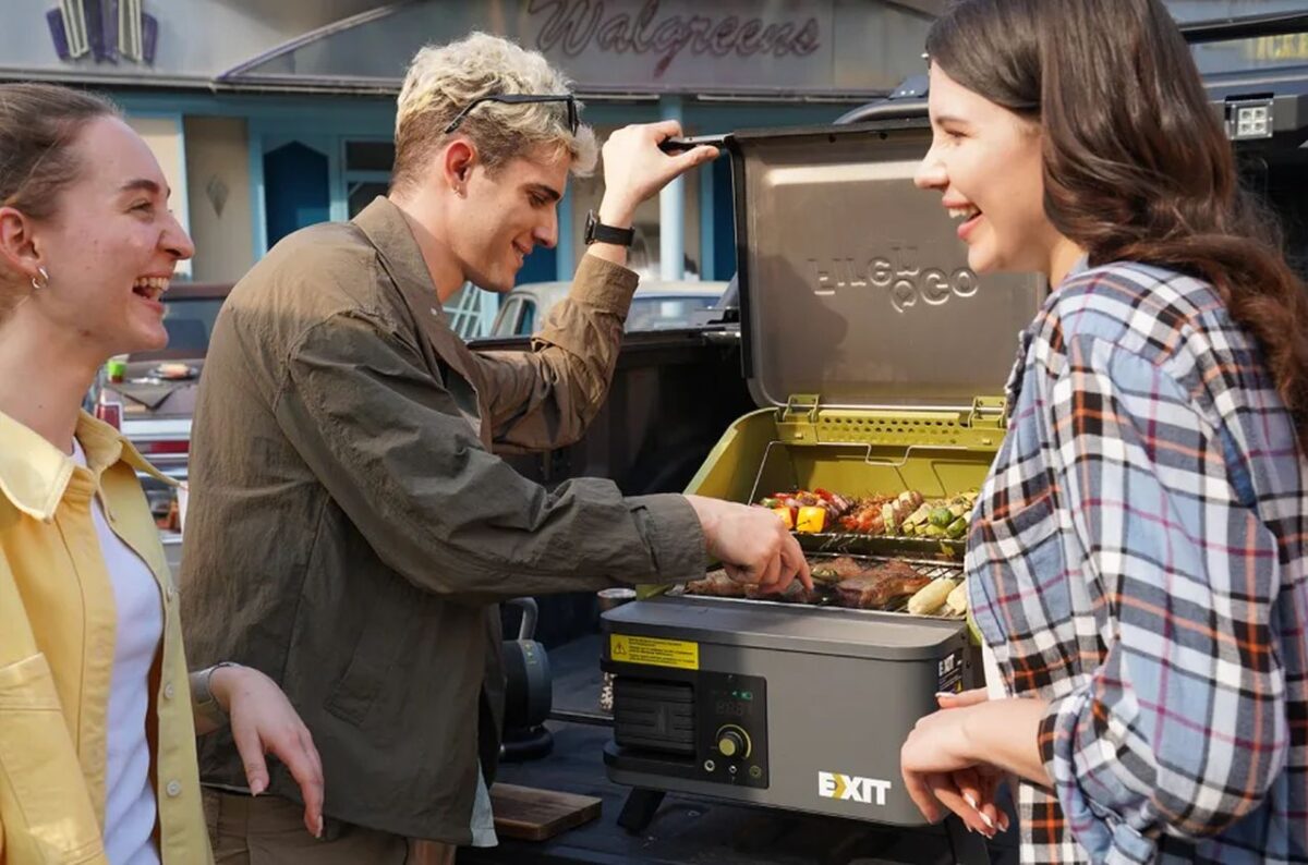 Fire'n'Go Pellet Grill’s Foldable Design Offers Eight Cooking Styles