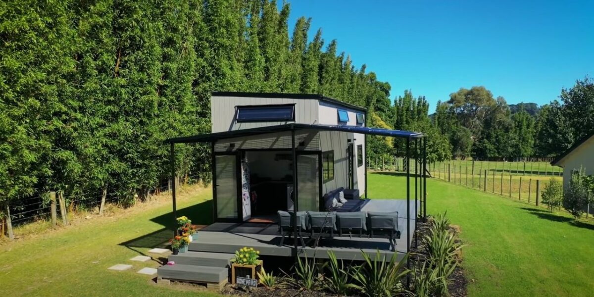 Kauri Tiny House Offers Jack and Jill Loft, Main-Floor Bedroom