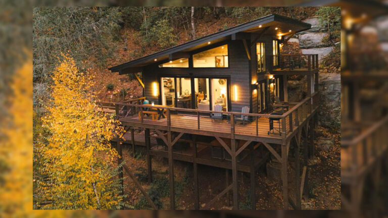 River Rock Treehouse With Open Loft has Wrap-Around Deck