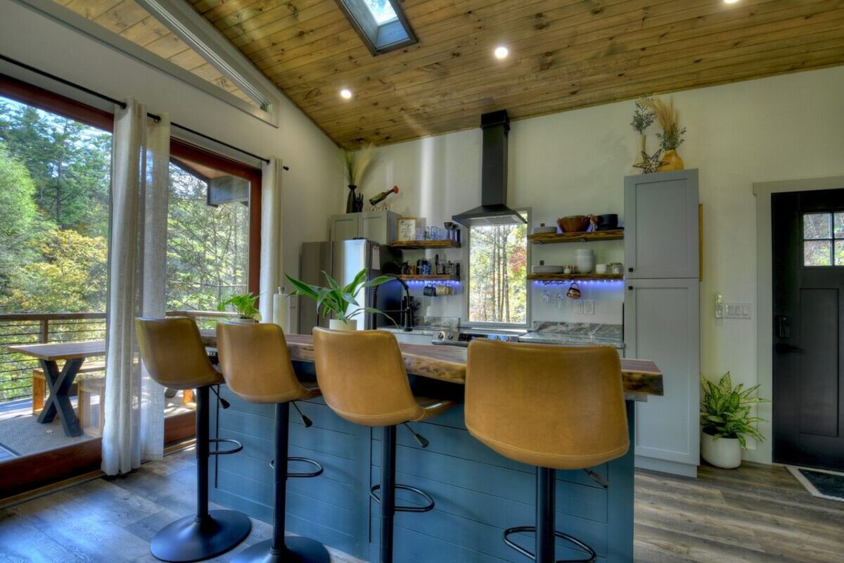 River Rock Treehouse With Open Loft has Wrap-Around Deck