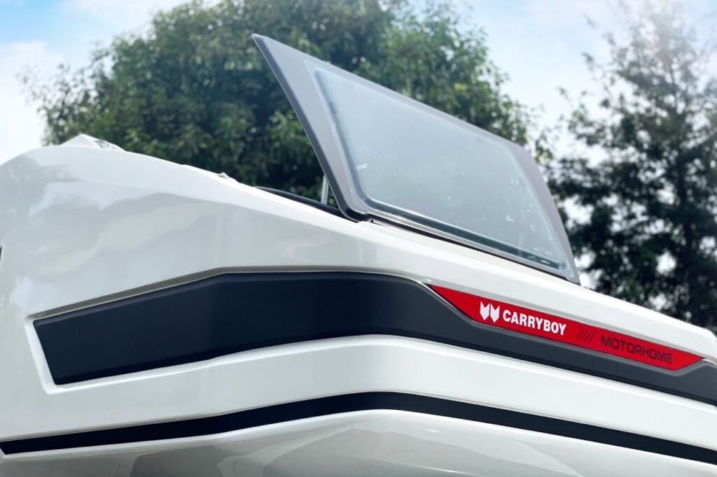 Toyota Hilux Carryboy Motorhome Boasts Exceptional Features