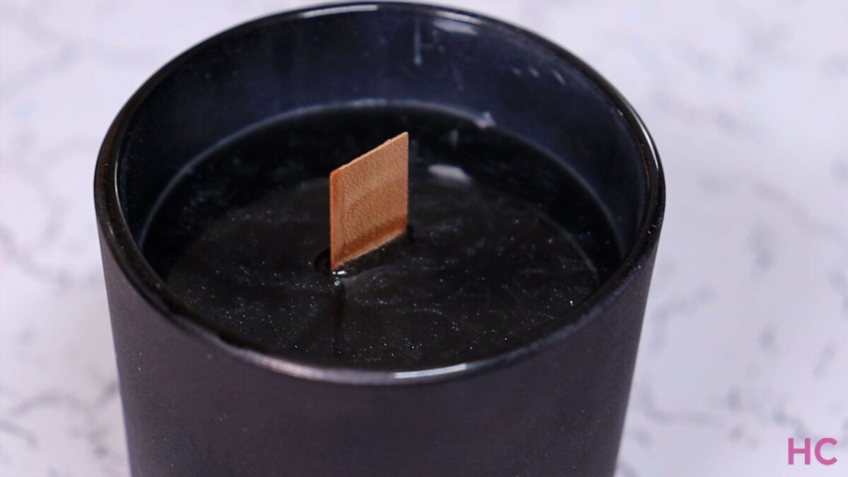 How to Make A Court of Mist and Fury-Themed Rhysand Candle