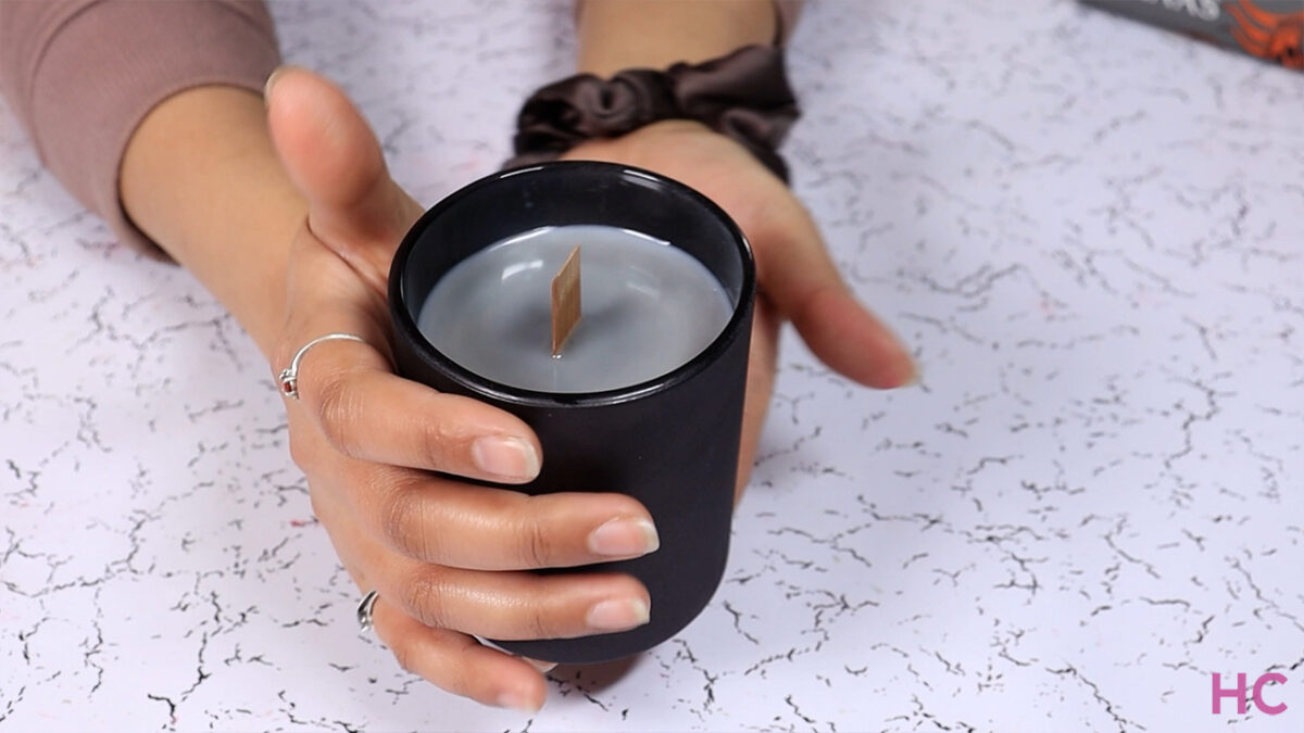 How to Make A Court of Mist and Fury-Themed Rhysand Candle