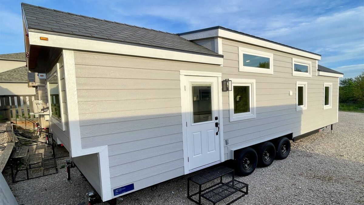 Phoenix Tiny House With Skylight Boasts Gourmet Kitchen