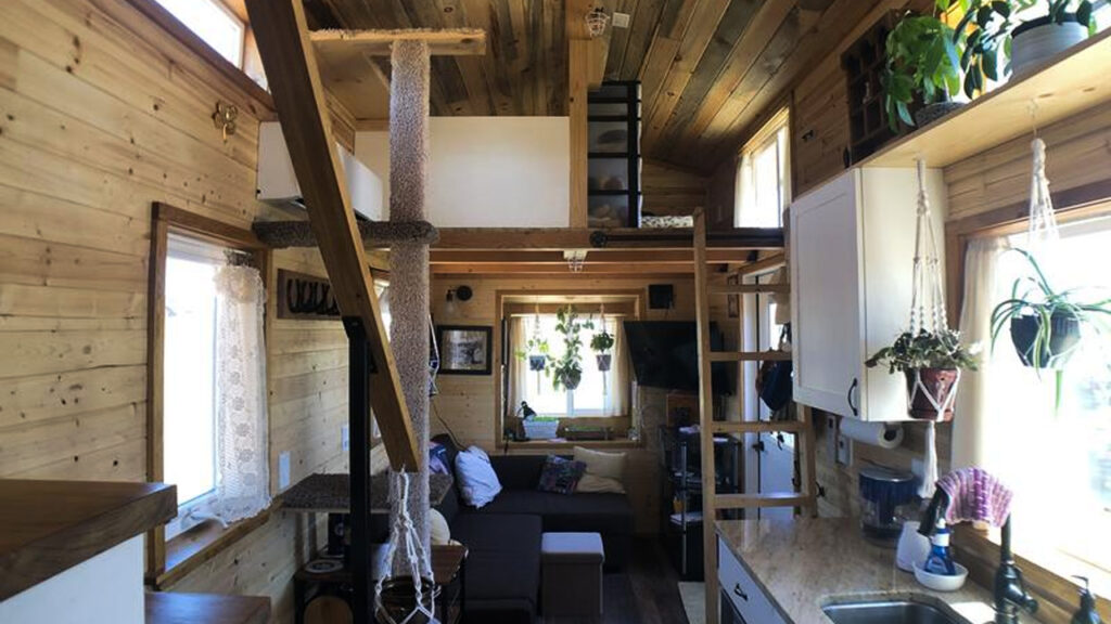 Simply Tara Tiny House is Dual-Lofted Dwelling With Cat Pole
