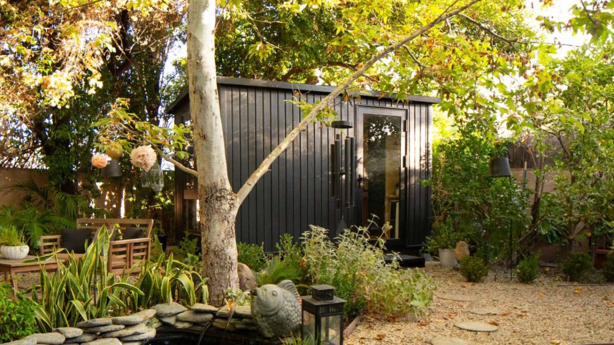 StudioPod Assembles Quickly for Versatile Office Setup