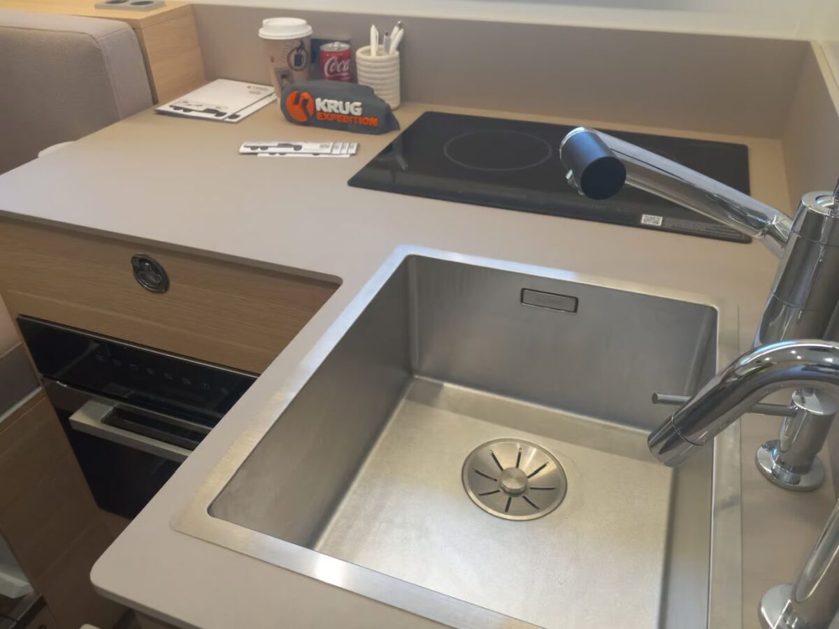 Bedrock XT2 Motorhome Celebrates Expedition With Off-Grid Capabilities