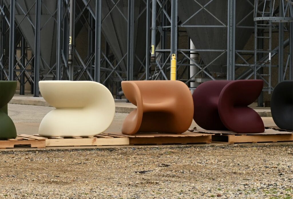 Fortune Chair Takes Pinched Circle Shape From Fortune Cookies