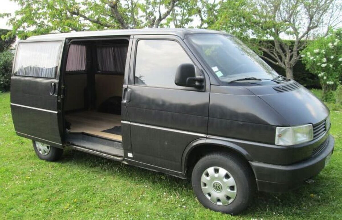 French Trucker Builds Van Home With Rooftop Solar Panels