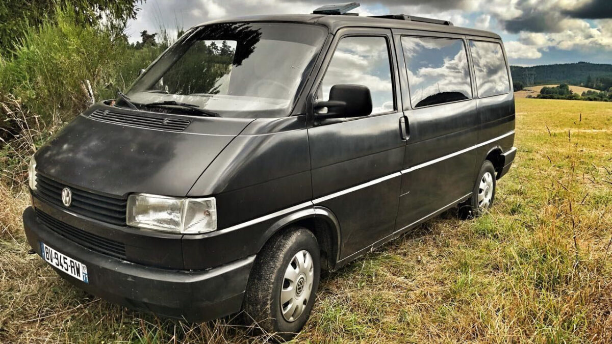 French Trucker Builds Van Home With Rooftop Solar Panels