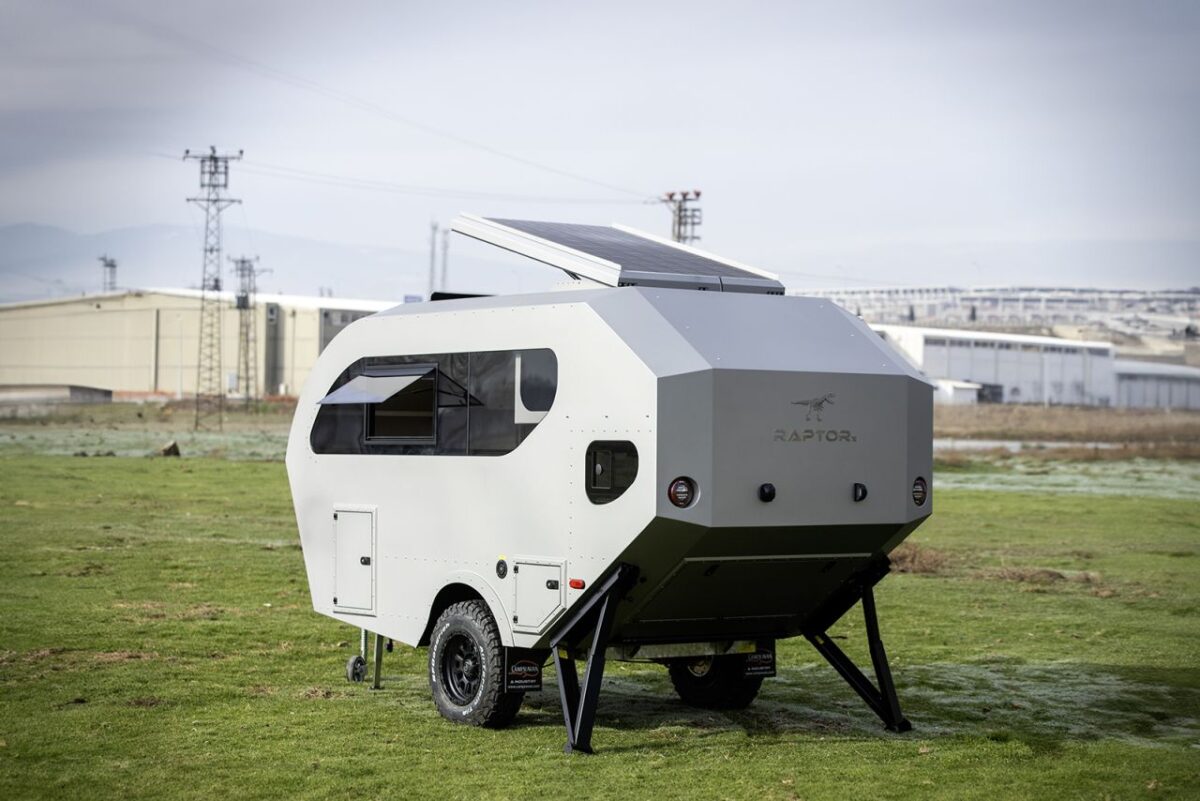 16ft Raptor X Trailer With Pull-Out Bed Sleeps Five