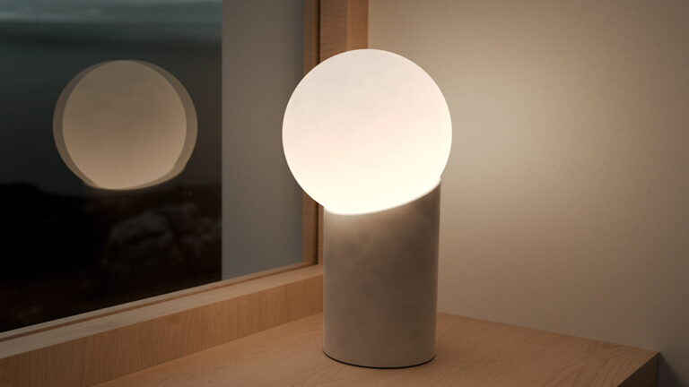 Solar-Powered Tether Indoor Lamp Promotes Energy Awareness