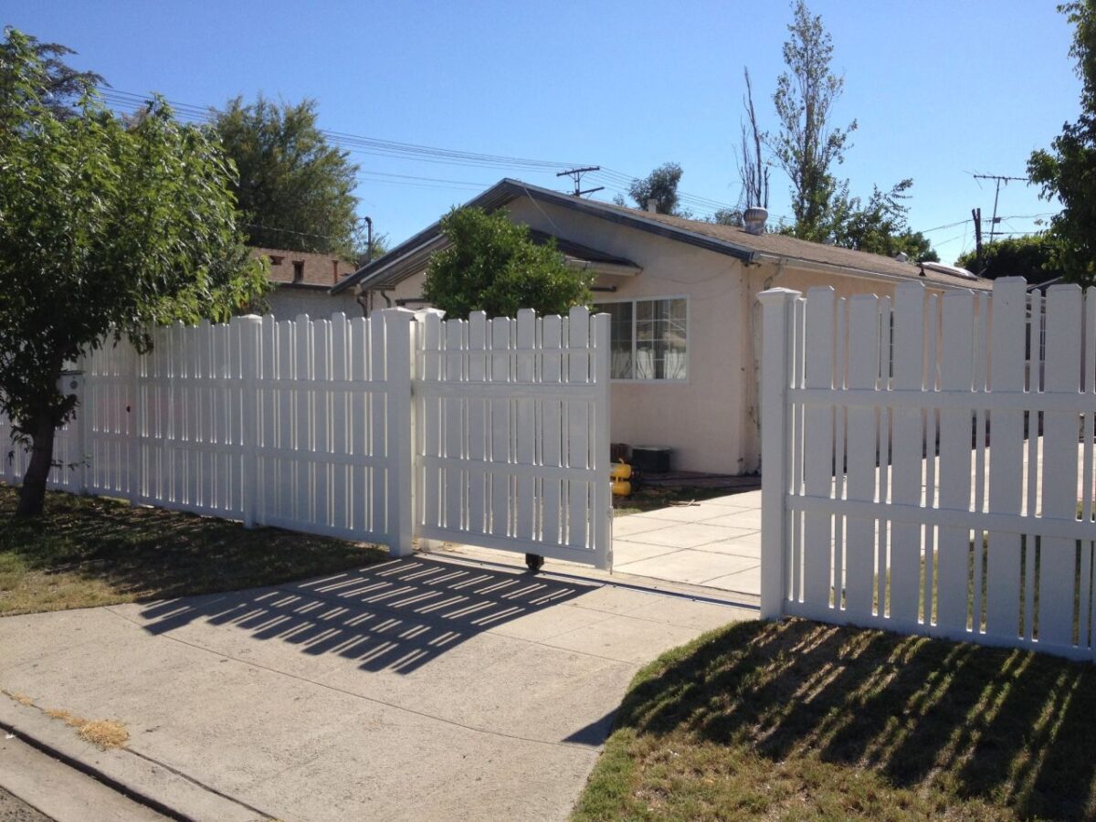 Tips to Choose The Right Fence Post for Your Home