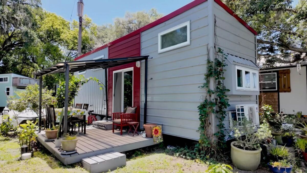 Empty Nester Builds Anipo Tiny House for Herself With Library