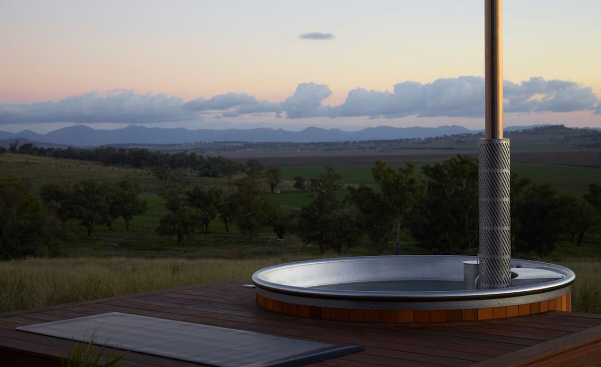 Gilay Tiny Retreat Packs Single-Level Luxury in Angular Structure