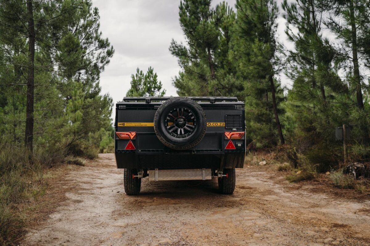 AlphaGo S6 Air V4 Self-Inflating, Off-Road Trailer Sleeps Six