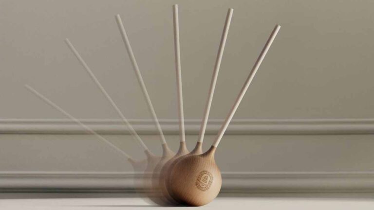 Culbuto Diffuser Oscillates on Spherical Base With Ceramic Stick
