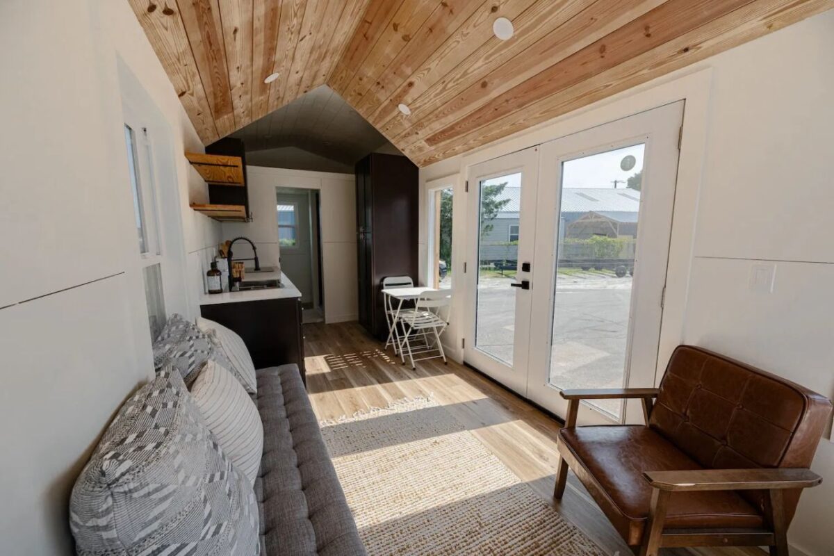 28ft. Model Tiny House That Sleeps Four is Retailing for $70,500