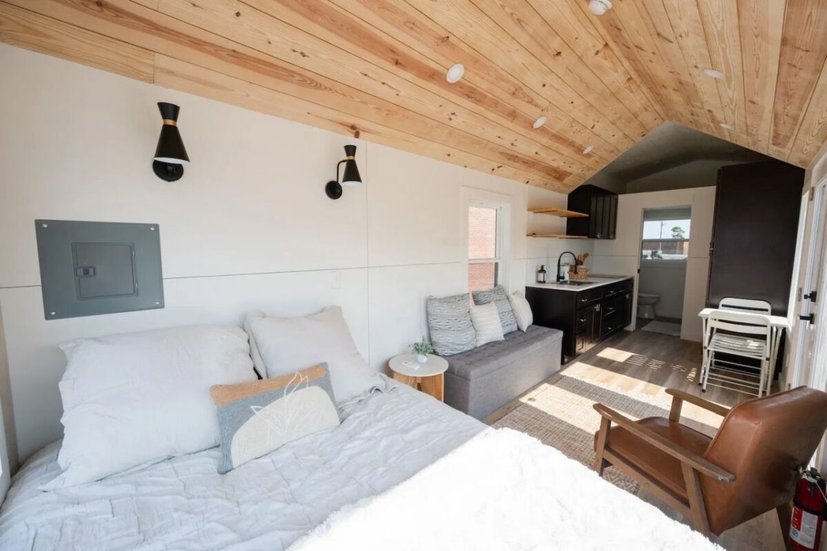 28ft. Model Tiny House That Sleeps Four is Retailing for $70,500