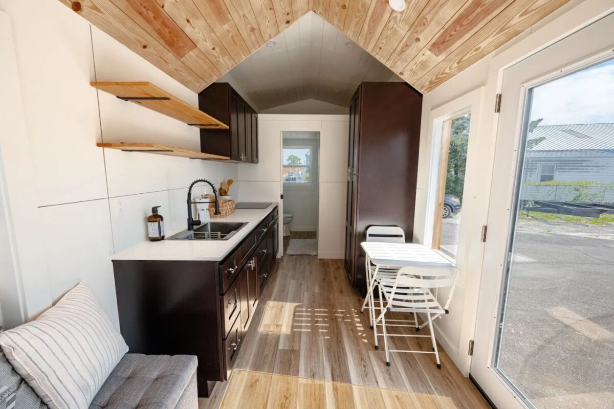 28ft. Model Tiny House That Sleeps Four is Retailing for $70,500