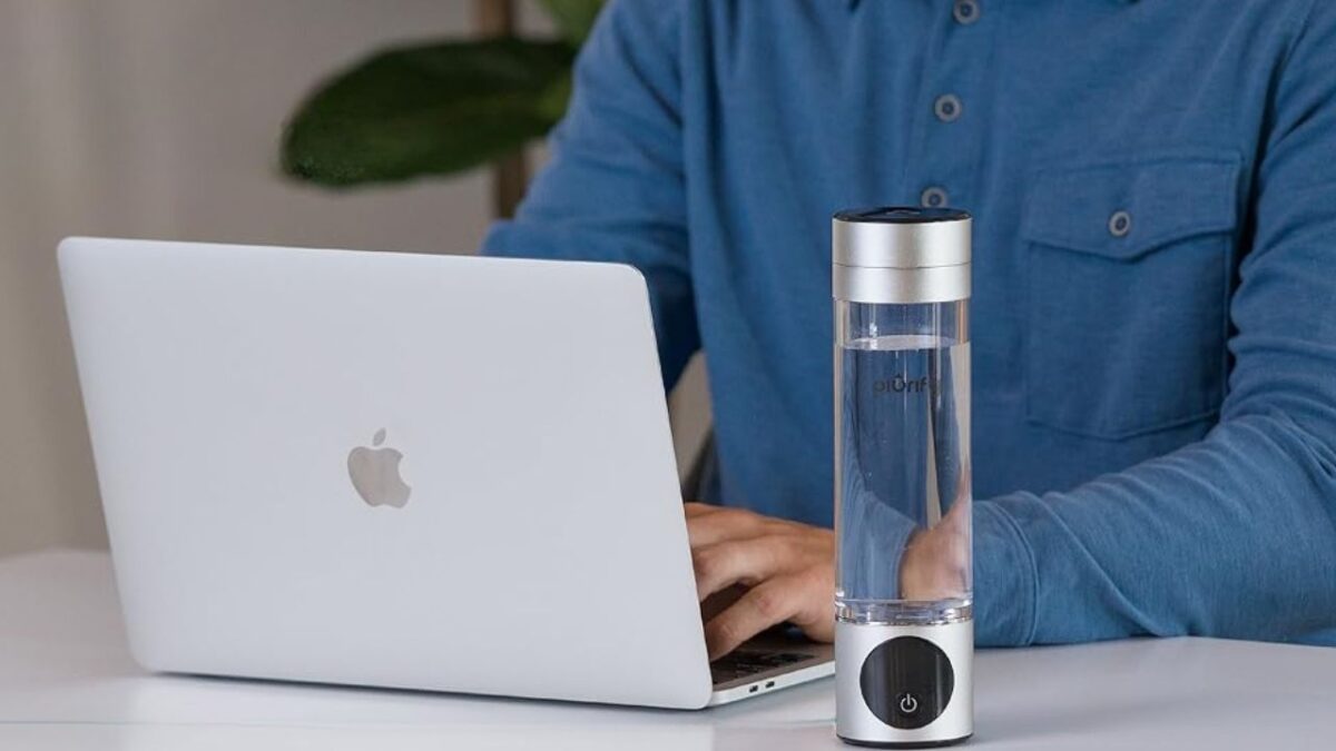 Piurify’s Hydrogen-Infused Water Bottle Rejuvenates You to Fitness