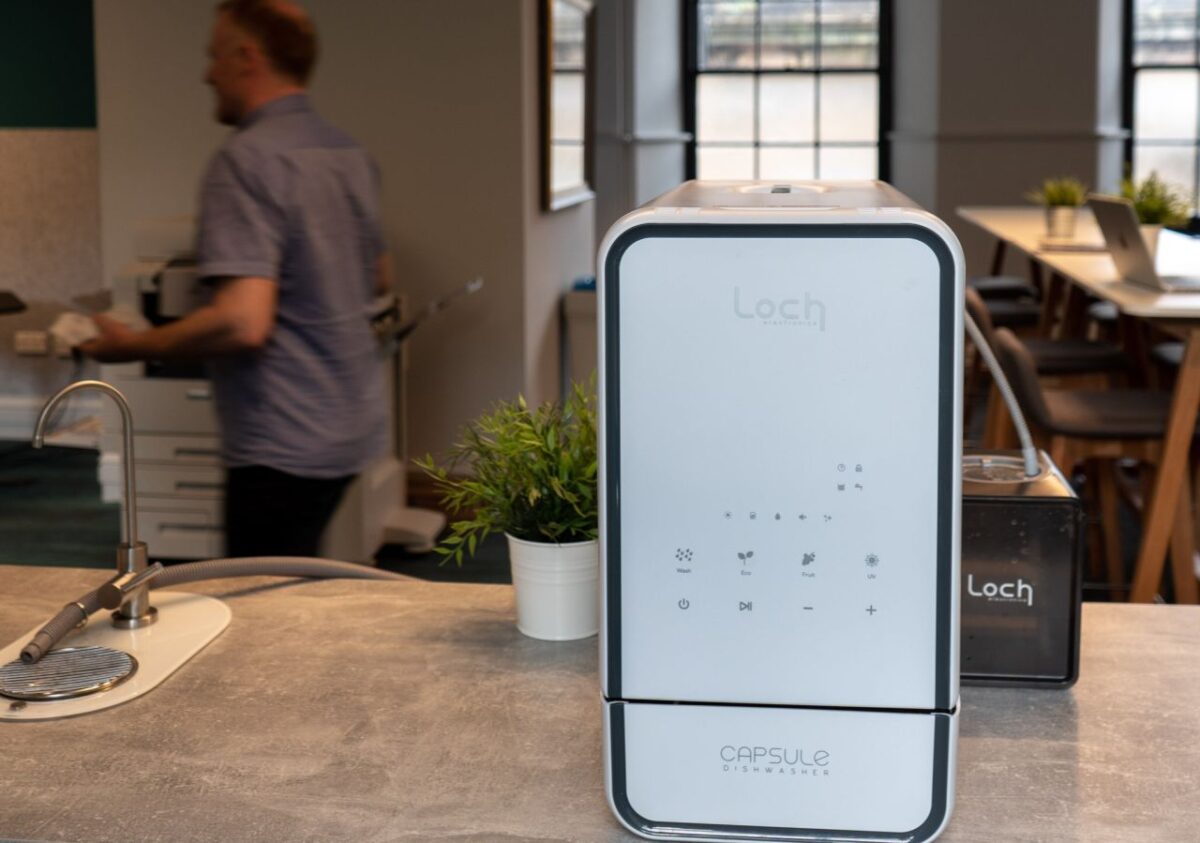 Capsule Solo Dishwasher Redefines Washing Dishes