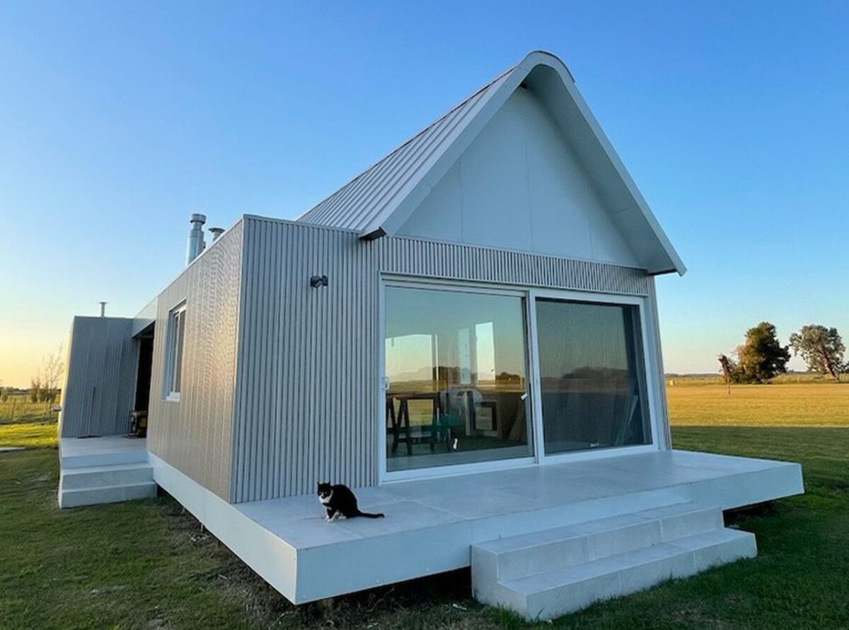 Argentina Guest House Uses Discarded Sheep Wool for Insulation