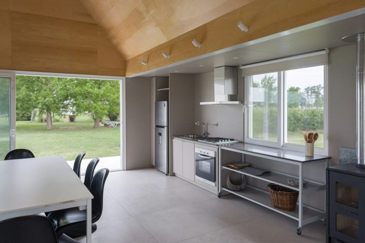 Argentina Guest House Uses Discarded Sheep Wool for Insulation