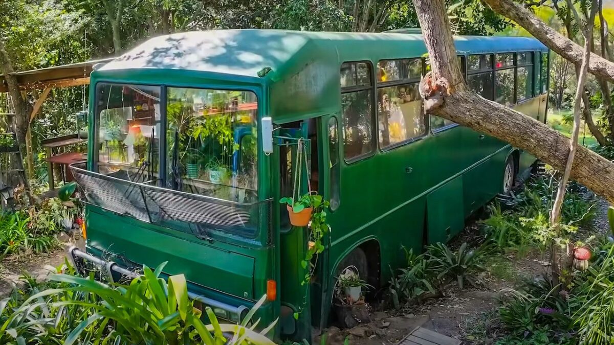 Artist Turns Mercedes Bus Into Enchanting Home on Wheels