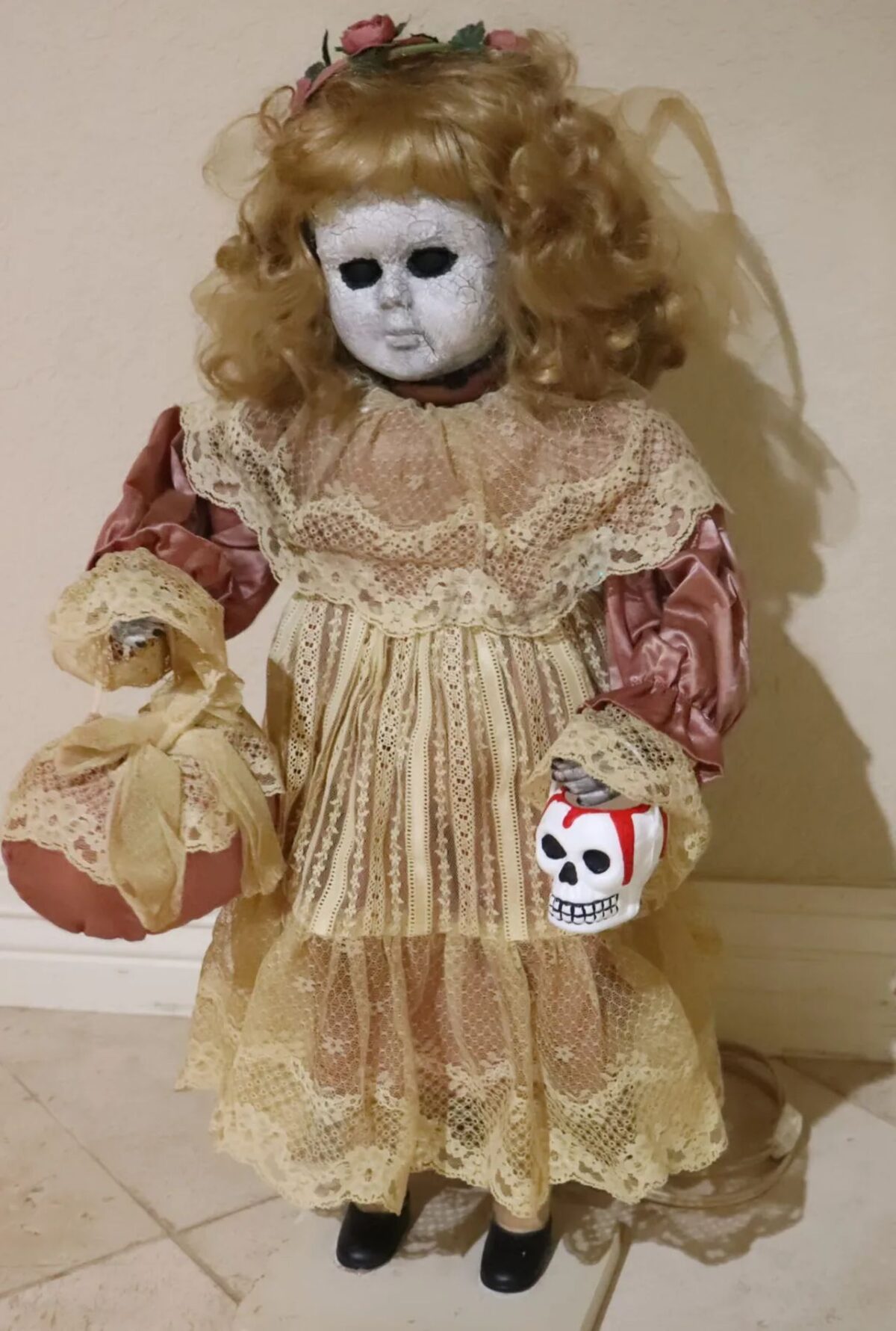 25+ Creepy Doll Halloween Decoration Ideas to Petrify Visitors