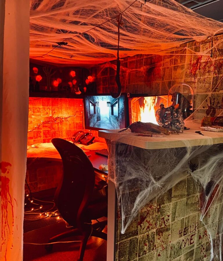 40+ Cubicle Halloween Decoration Ideas to Try in 2025