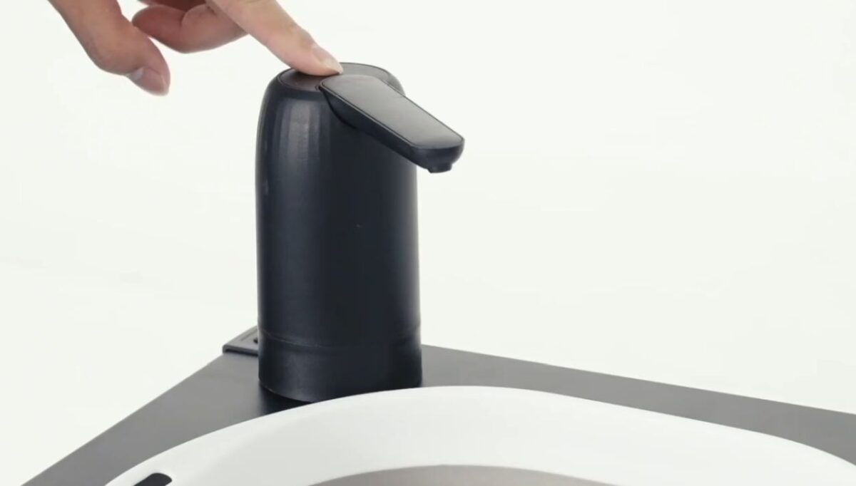 Kitchen Cruiser is Portable Box Transformed Into Versatile Kitchen