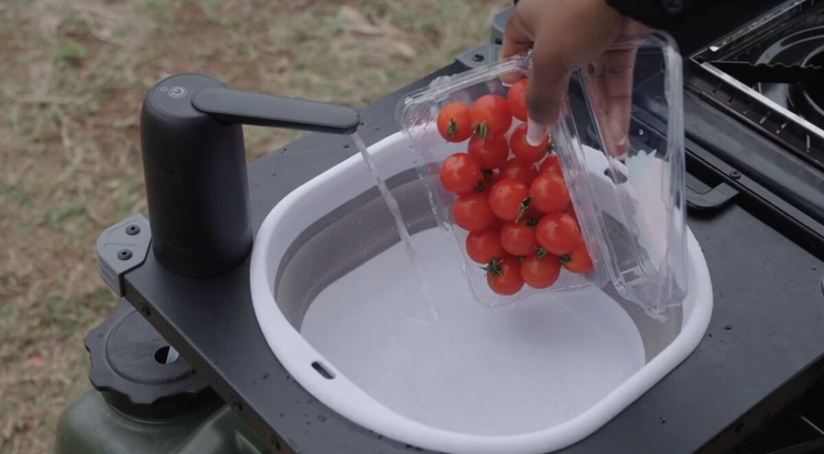 Kitchen Cruiser is Portable Box Transformed Into Versatile Kitchen
