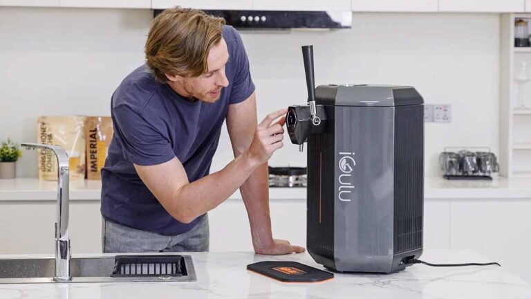 LG DukeBox is Sculptural Vacuum Tube OLED Speaker for 2024